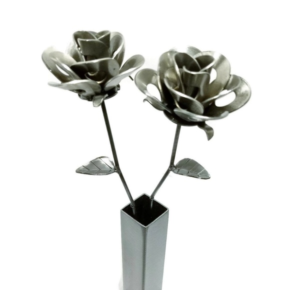 Metal Relic | Accents | Two Scrap Metal Art Welded Steel Roses And Vase ...